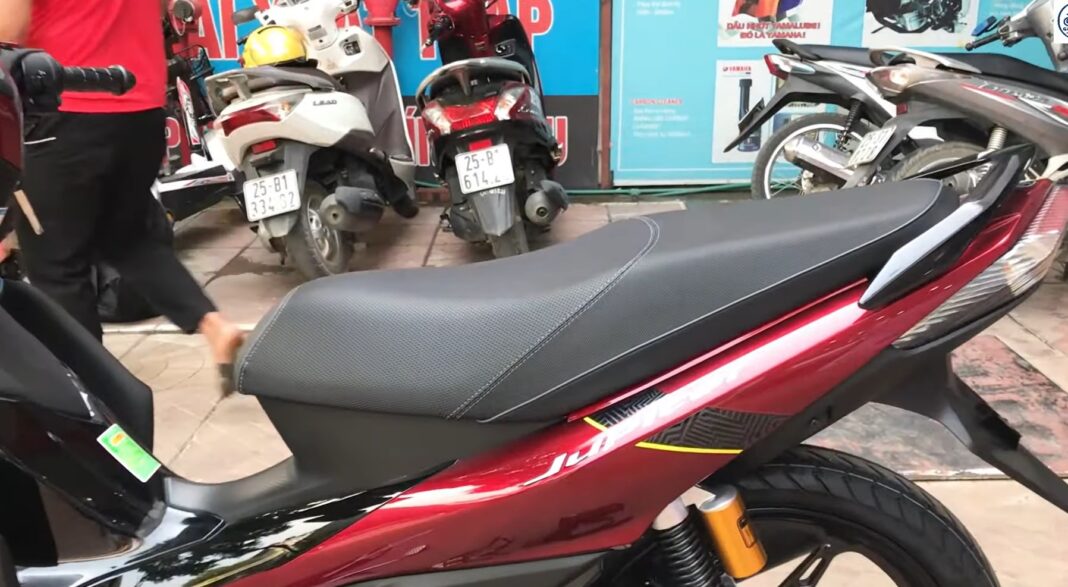 Giá xe Jupiter FI mới nhất T10/2025: Giá đề xuất và lăn bánh