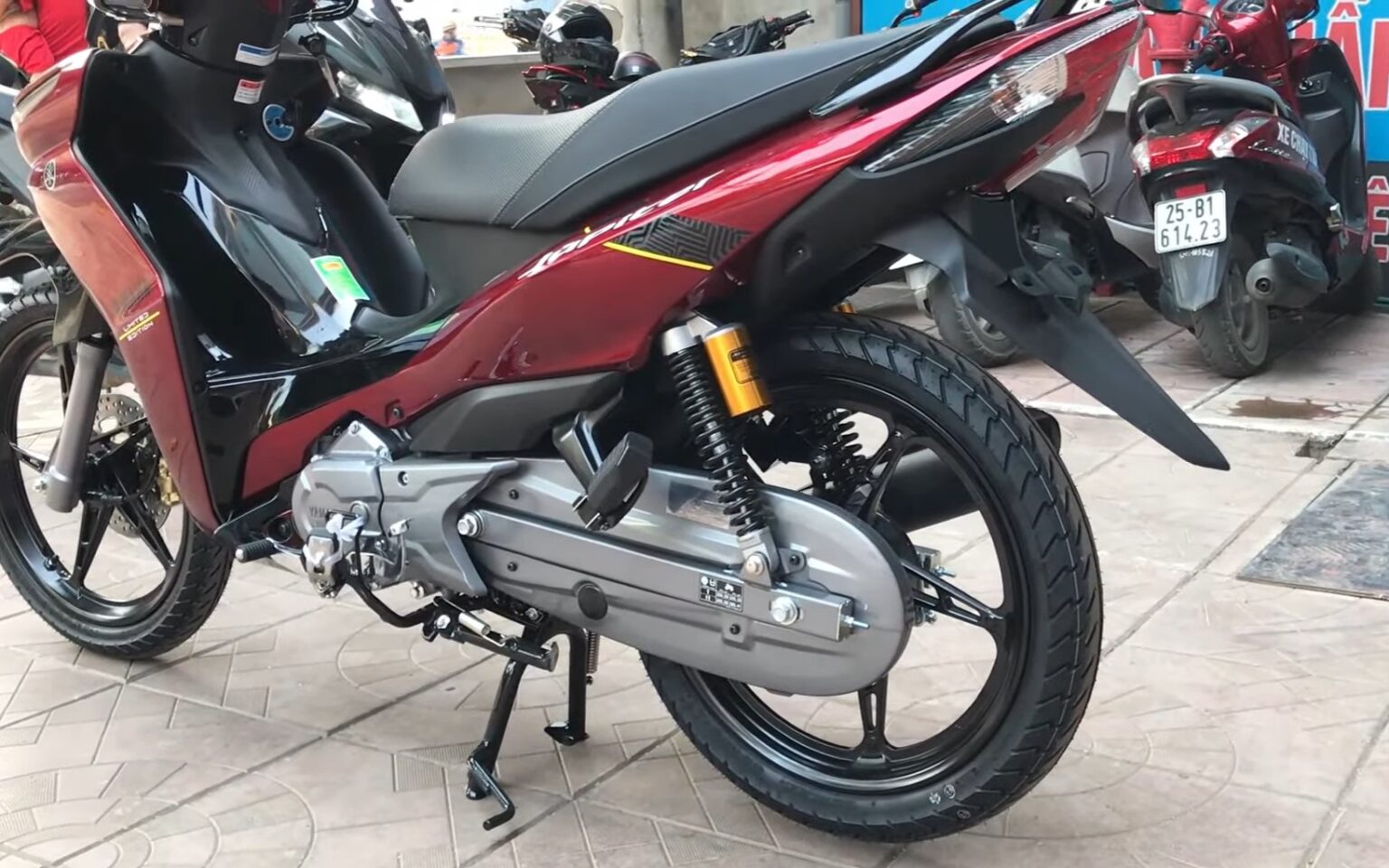 Giá xe Jupiter FI mới nhất T10/2025: Giá đề xuất và lăn bánh